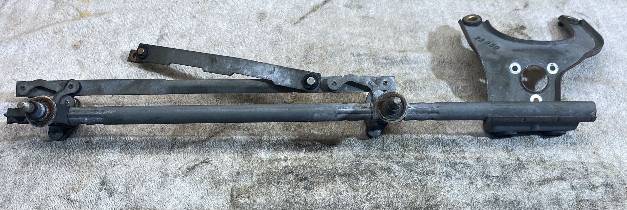 PORSCHE 964 FRONT WIPER RACK AND MECHANISM 96462803600